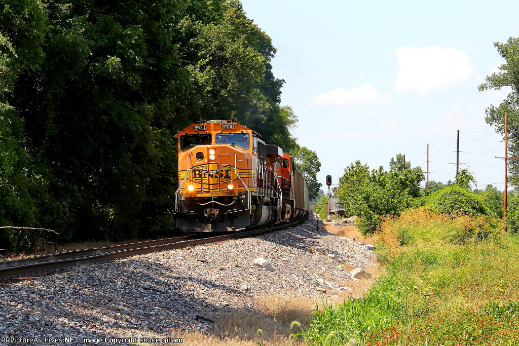 BNSF 8930 heads up a coal load in foley mo.